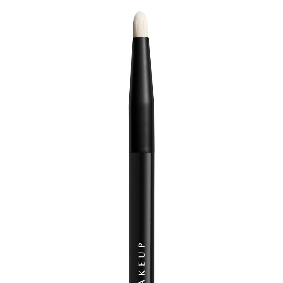 The Micro Detail Eyeshadow Brush | NYX Professional Makeup